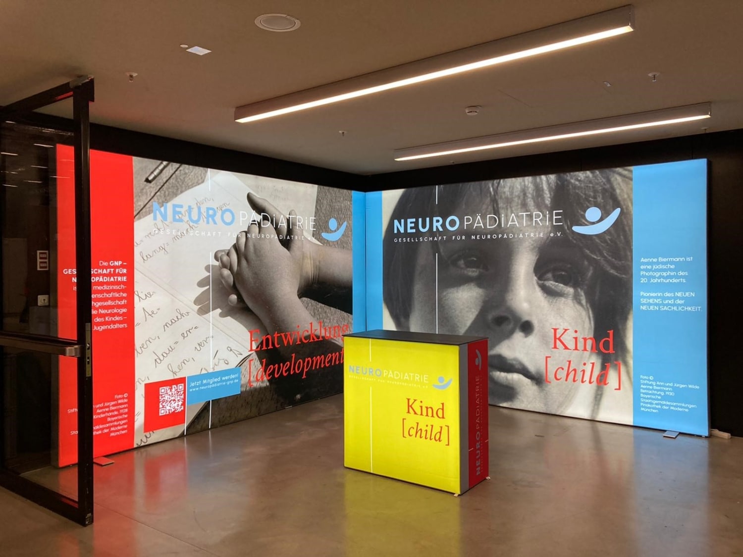 LED UP Messestand inkl. Druck & Zubehör | FLYERALARM Exposystems